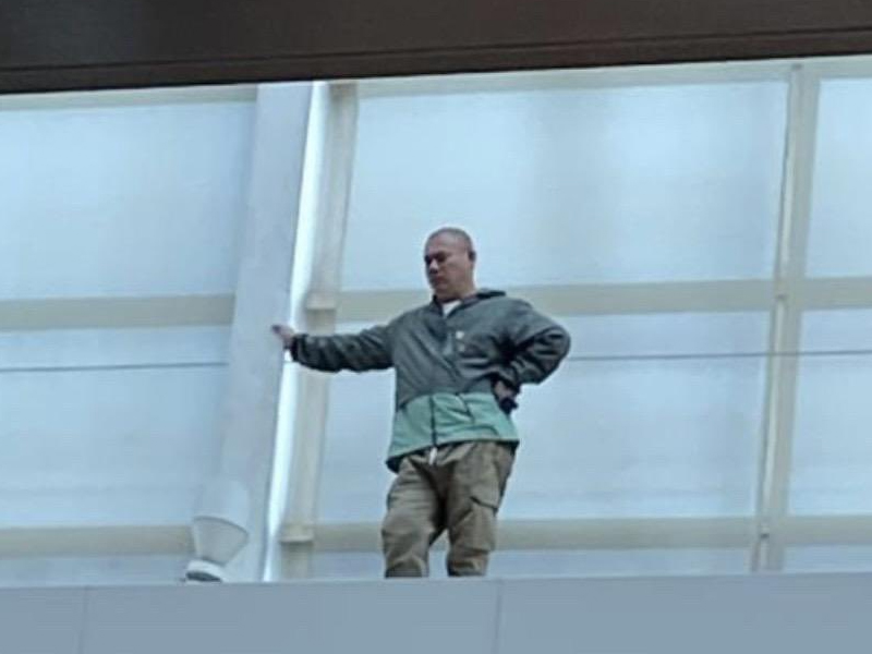 大陸男子危站沙田新城市廣場 7 樓，企圖跳樓 (BOLDBOX)