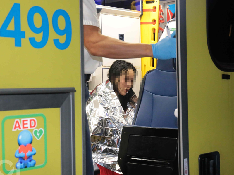 因不滿男友玩手機 女子跳海尋死