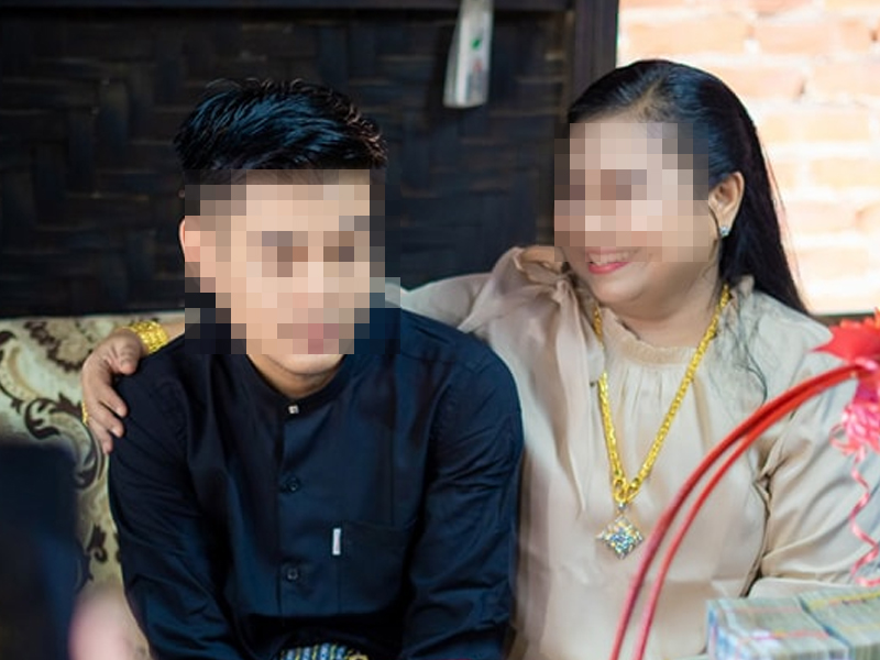 富婆25億上門求婚 小伙勉強答應了