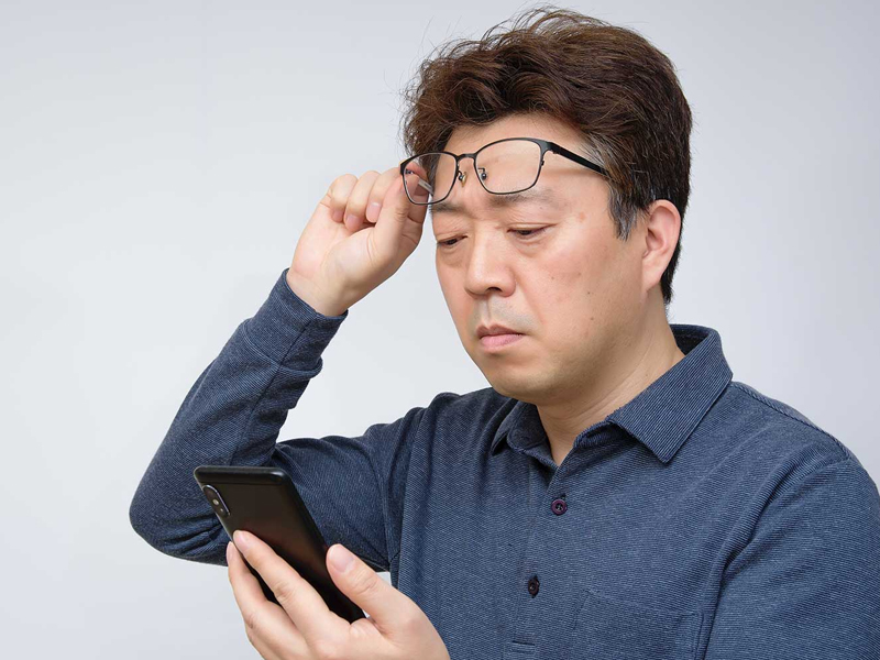 40 歲出現 2 現象，代表已有老花眼了 (BOLDBOX)