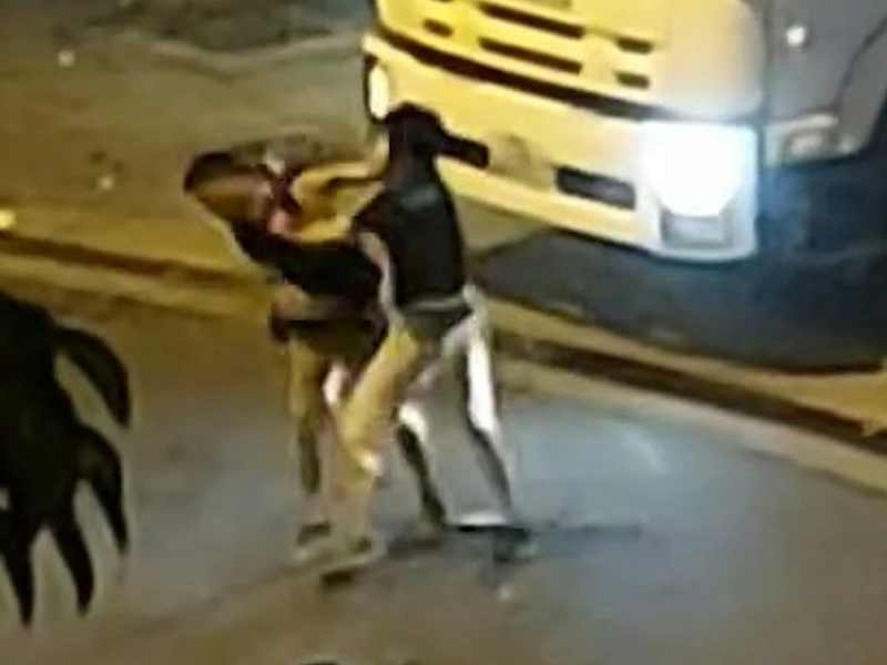 天瑞邨MMA兩人互摳，但警方盤問時卻稱沒有打鬥 (BOLDBOX)