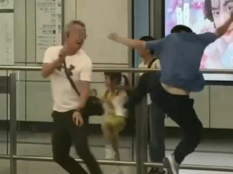 港鐵站中年大叔 MMA，中年版劉馬車 (BOLDBOX)