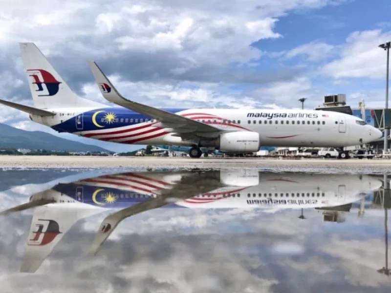 籃球教練 (郭Sir) 與女學生 (BOLDBOX)