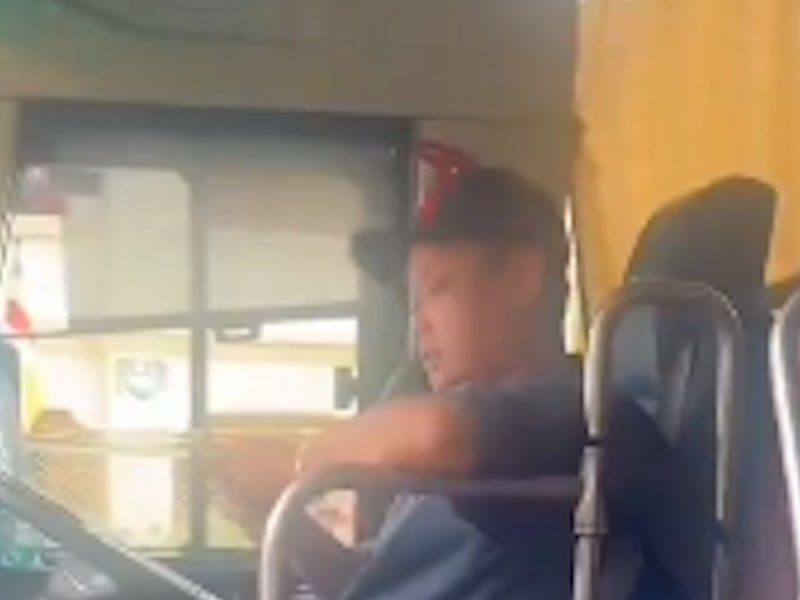 籃球教練 (郭Sir) 與女學生 (BOLDBOX)